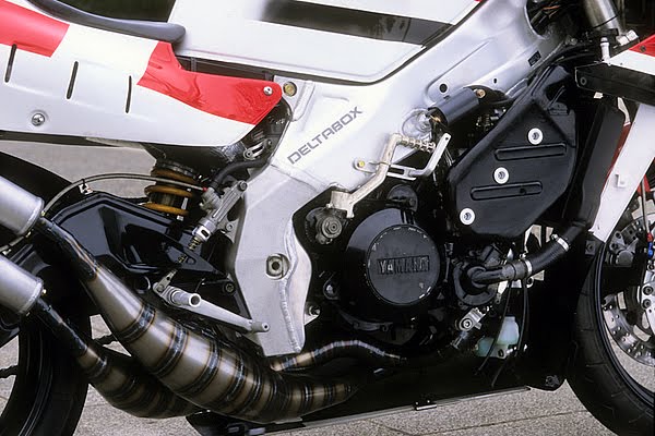 Racing Cafè: Yamaha "TZR 500 V4" by Autostaff Suehiro