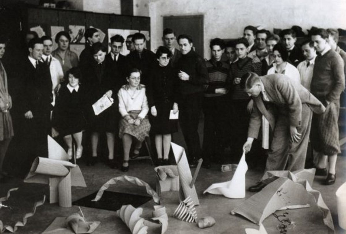 The Most Influential School of Art and Design: Amazing Vintage ...