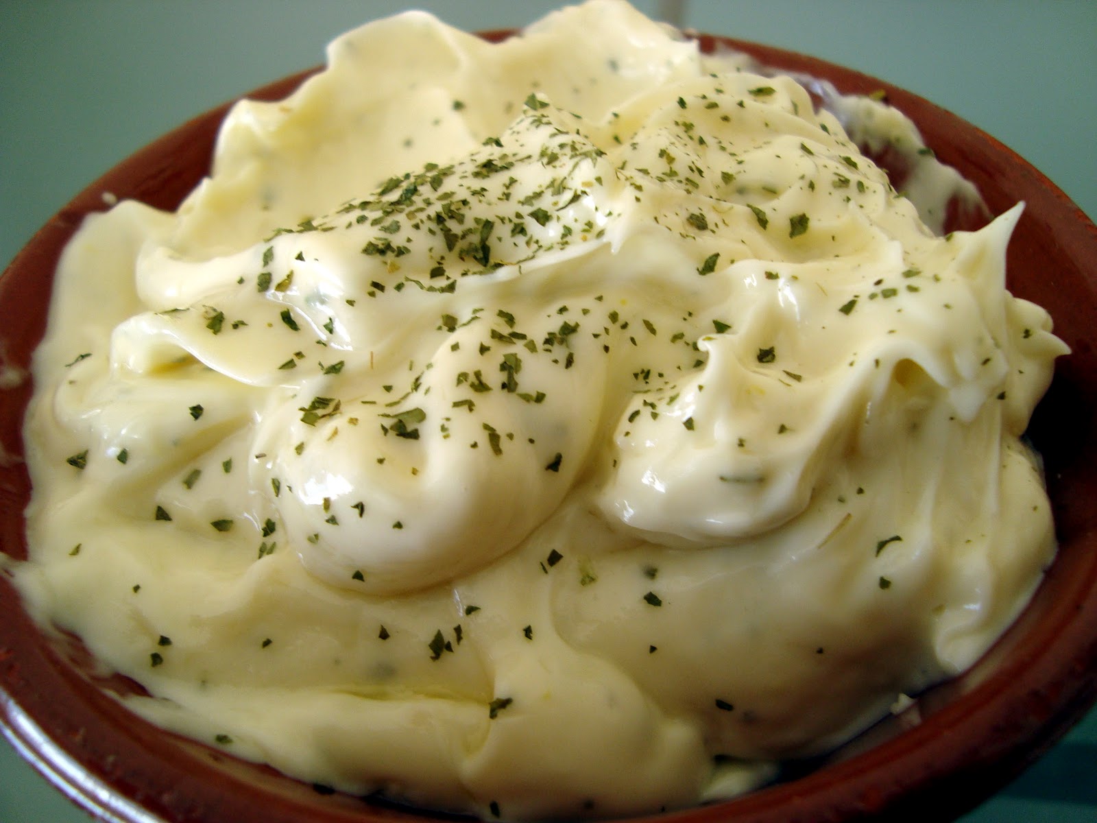 Salut i bon profit: ALLIOLI (amb julivert)