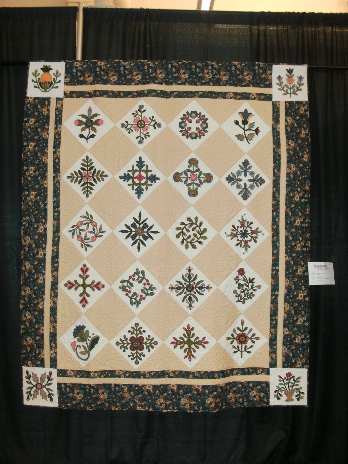 Quilter's Retreat: Beautiful Quilts, Beautiful Quilt Show, Beautiful City