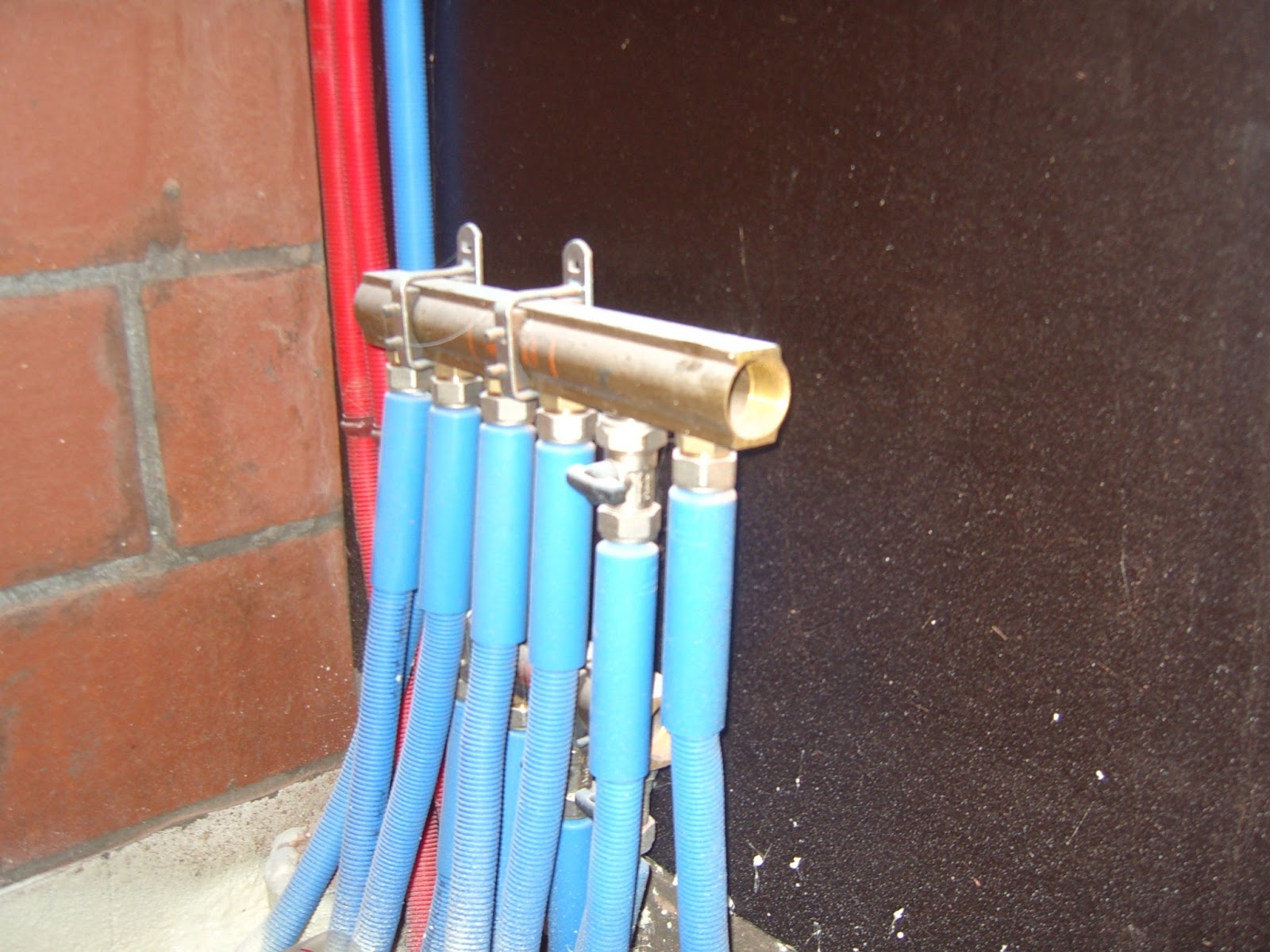 Sanitair: waterleidingen / collectoren | Ons huis