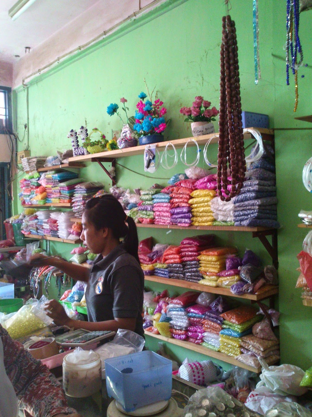 Camane Craft: Craft Tour : Toko Alat dan Bahan Kriya di Jambi