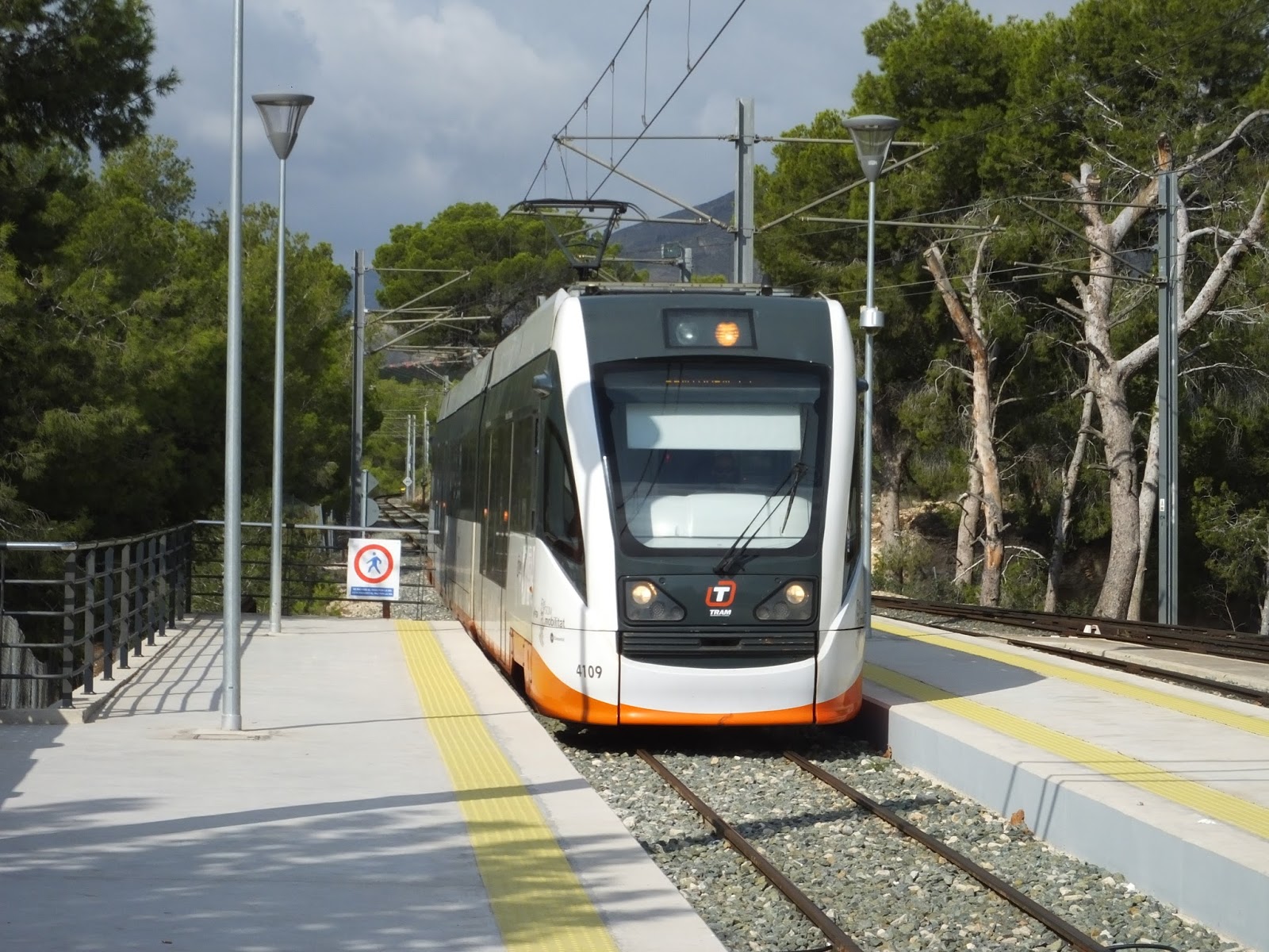 the rail thing: Benidorm to Alicante - 2015