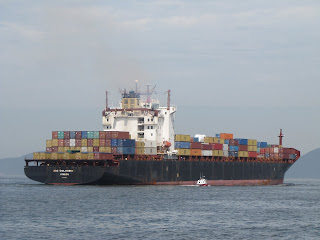 Navios em Santos: MSC Colombia