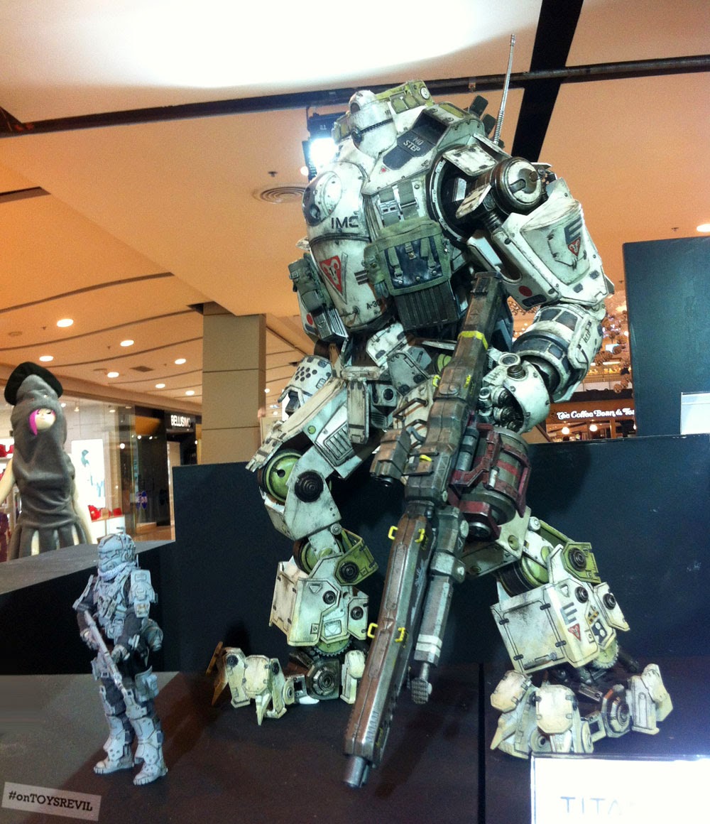 A Closer Look at Titanfall: Atlas 6" Pilot by THREEZERO