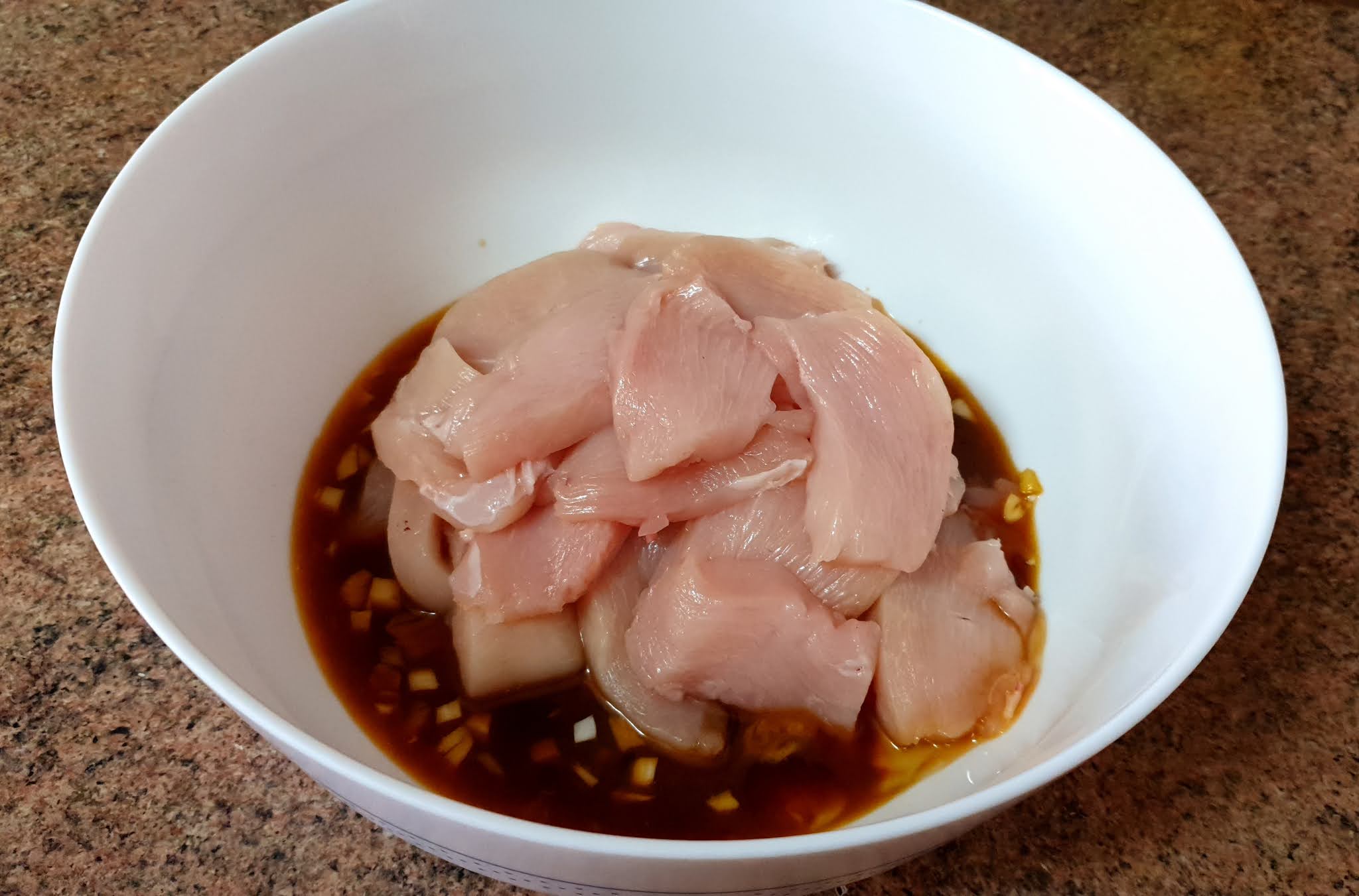 Después preparamos un recipiente con harina para rebozarlo (quitándoles ...