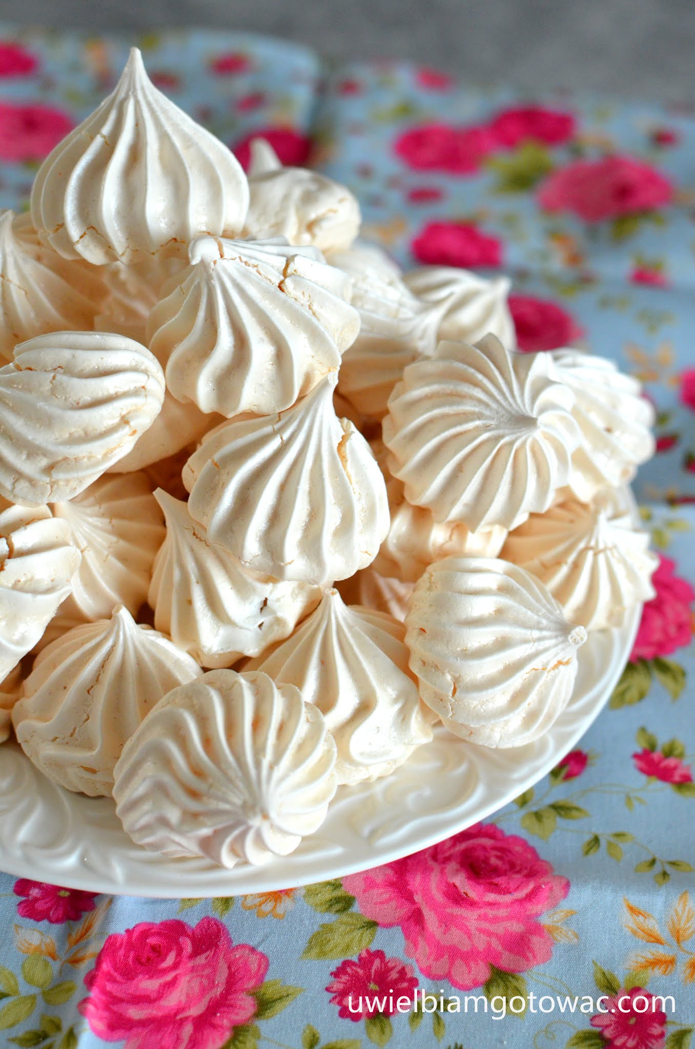 Uwielbiam gotować: Domowe mini bezy (Beziki)