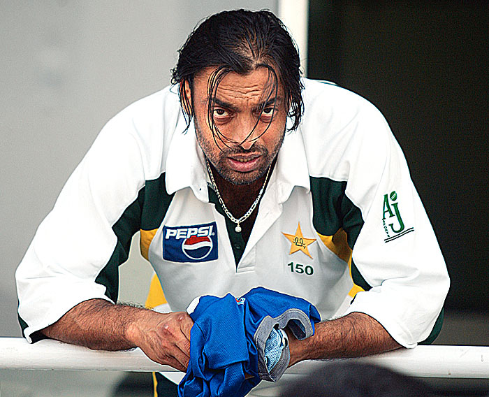 Cool Sports Players Shoaib Akhtar Wallpapers