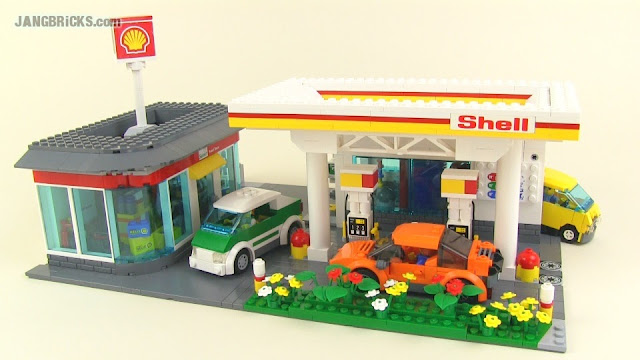 Custom LEGO Shell gas station & car wash MOC