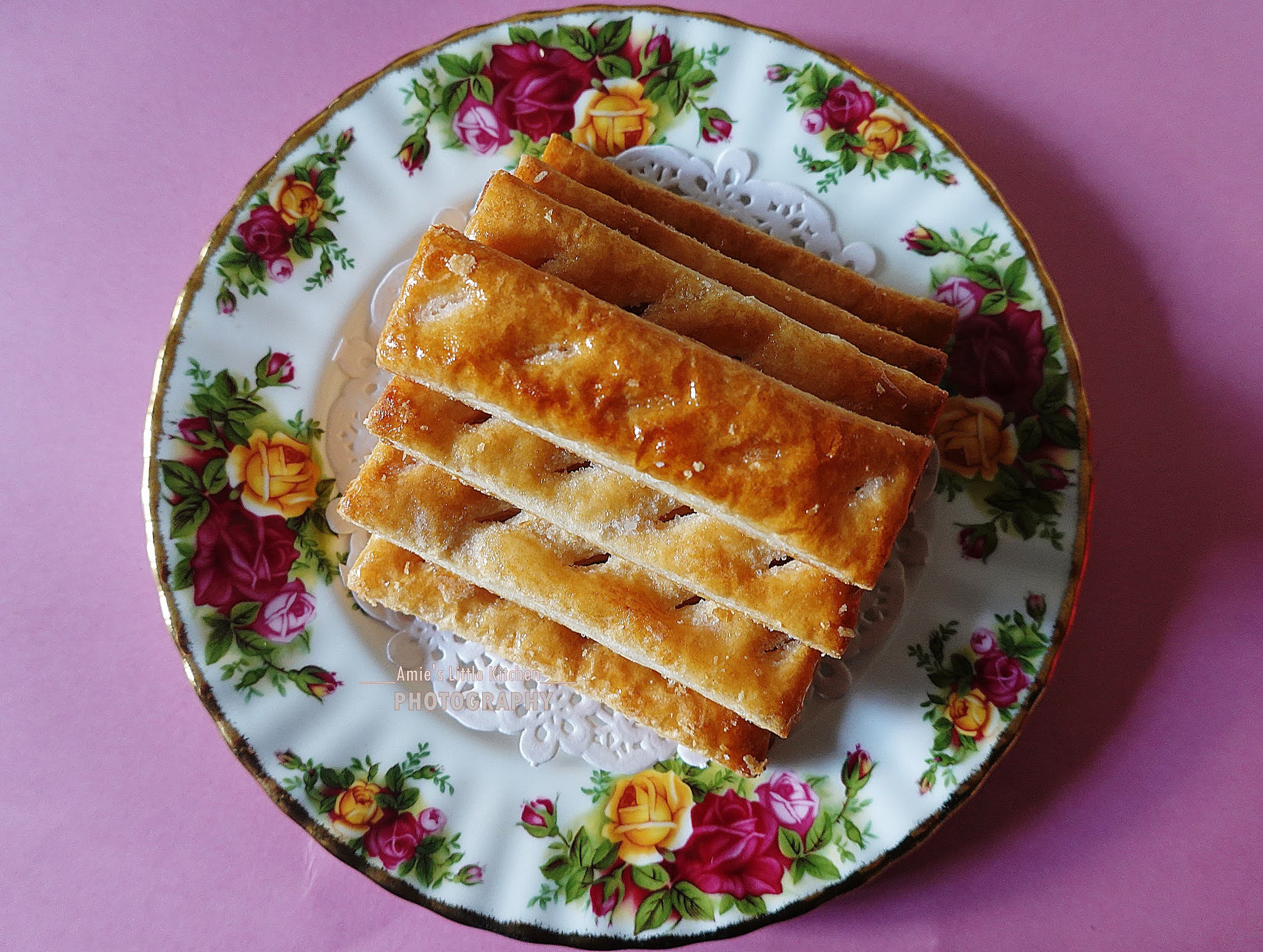 Minum Petang dengan Teh Bunga & Puff Pastry Sticks with Butter - Amie's ...