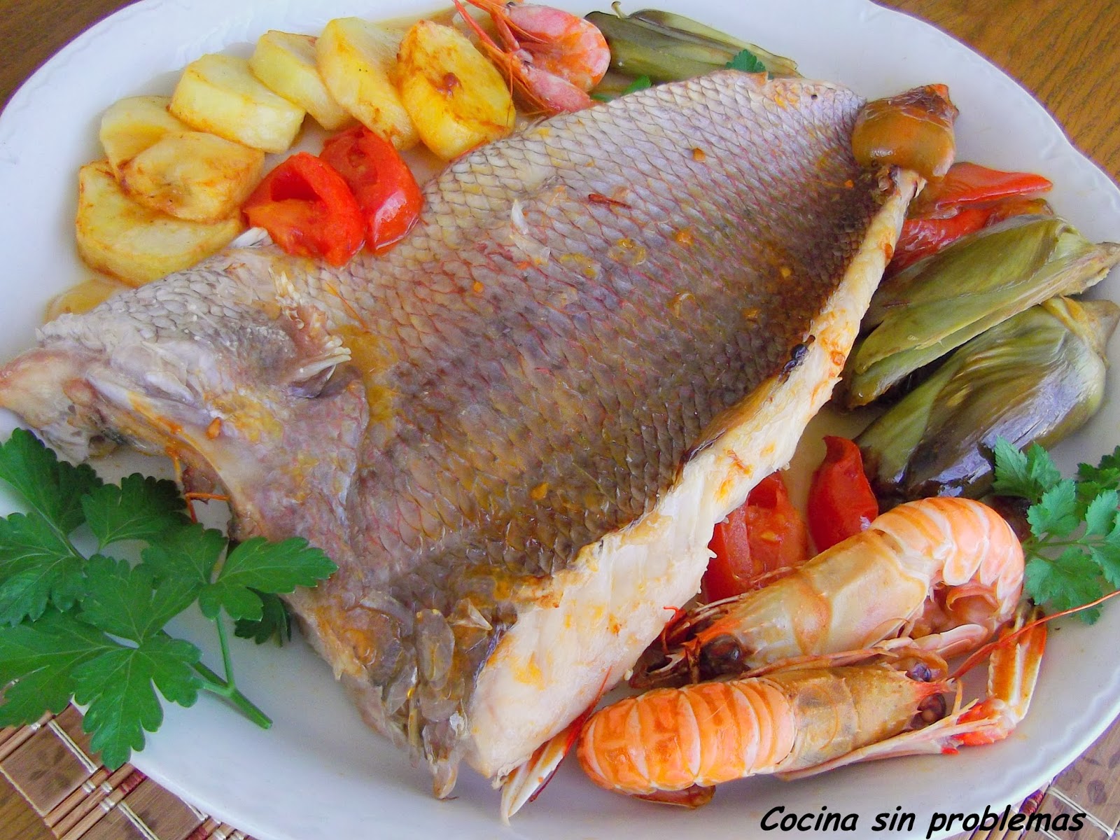 cocina sin problemas: Pargo al horno con verduras y marisco.