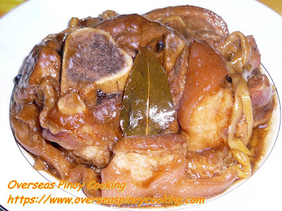 Paksiw na Pata ng Baboy