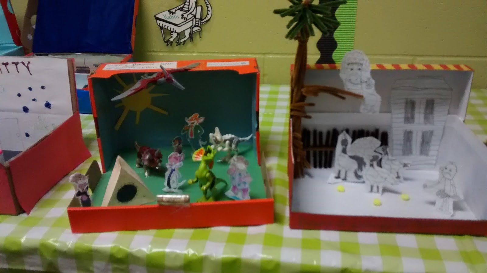 Mrs.Sanders 4th grade class: Our Amazing Diorama Fiction Book Reports