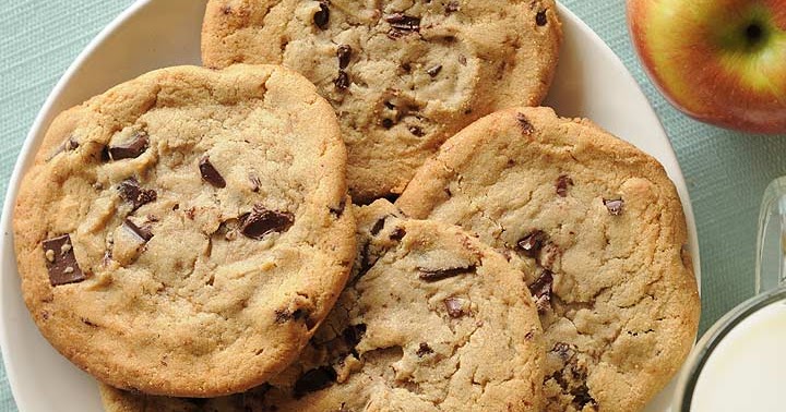 Luxury Express: Gourmet Chocolate Chunk Cookies