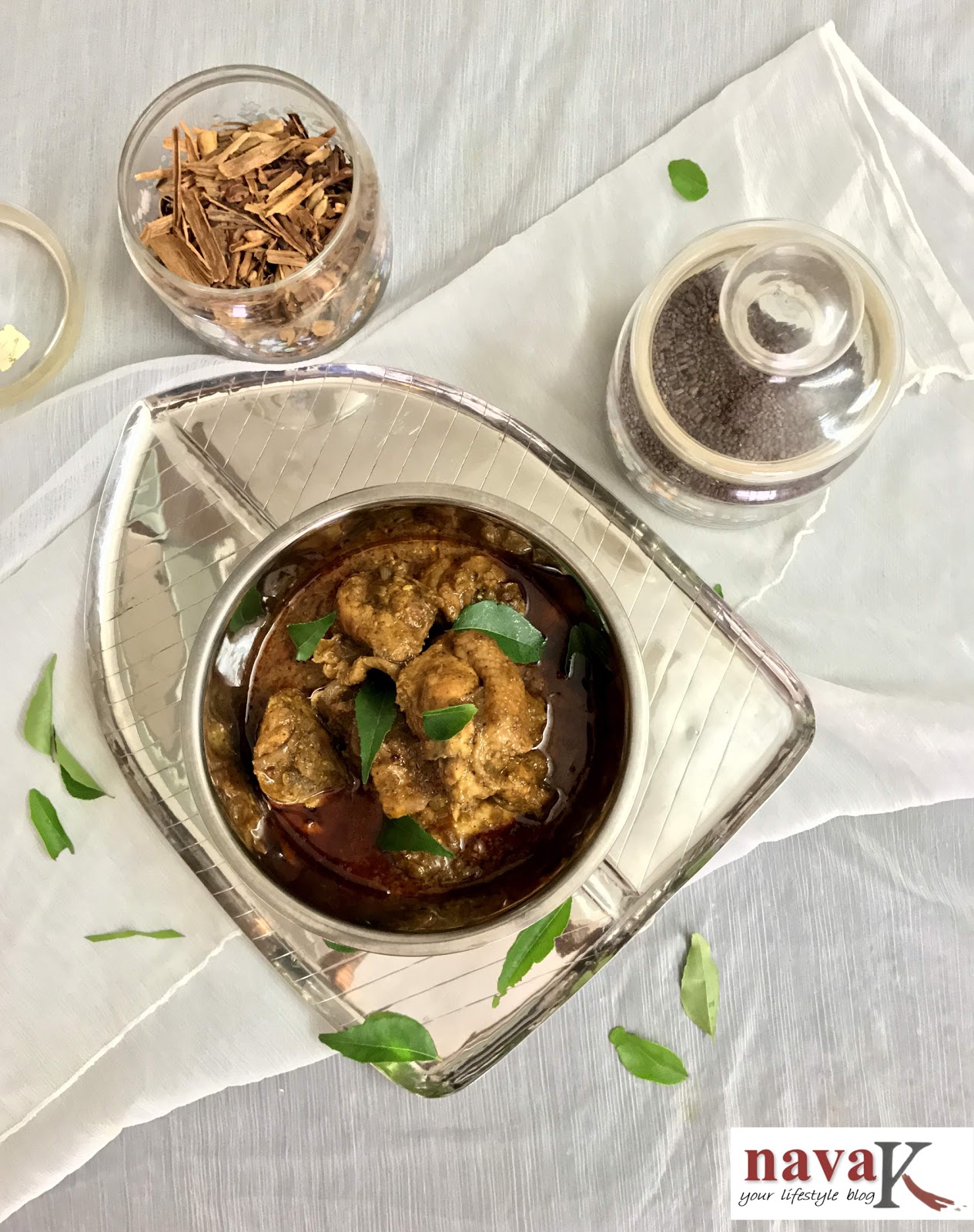 Karaikudi Kozhi Kuzhumbu/Chicken Curry