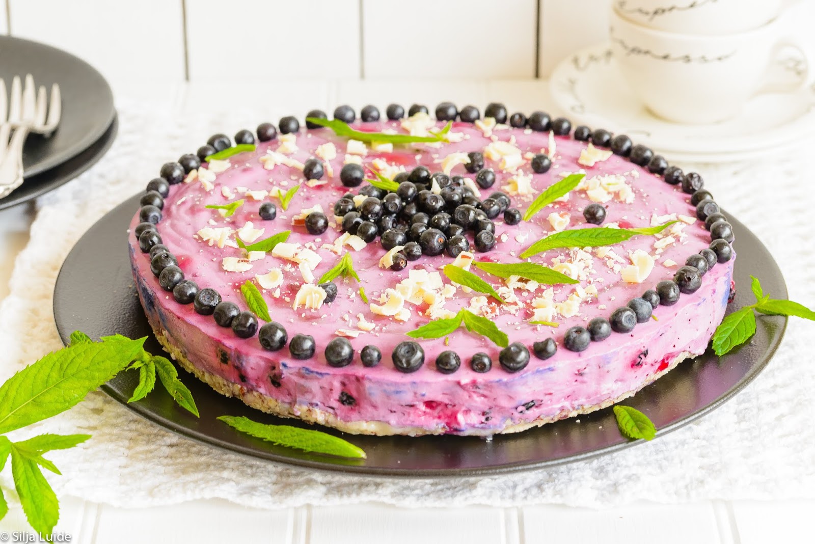 Silja, Food & Paris: Mustika-šokolaadikook martsipanipõhjal