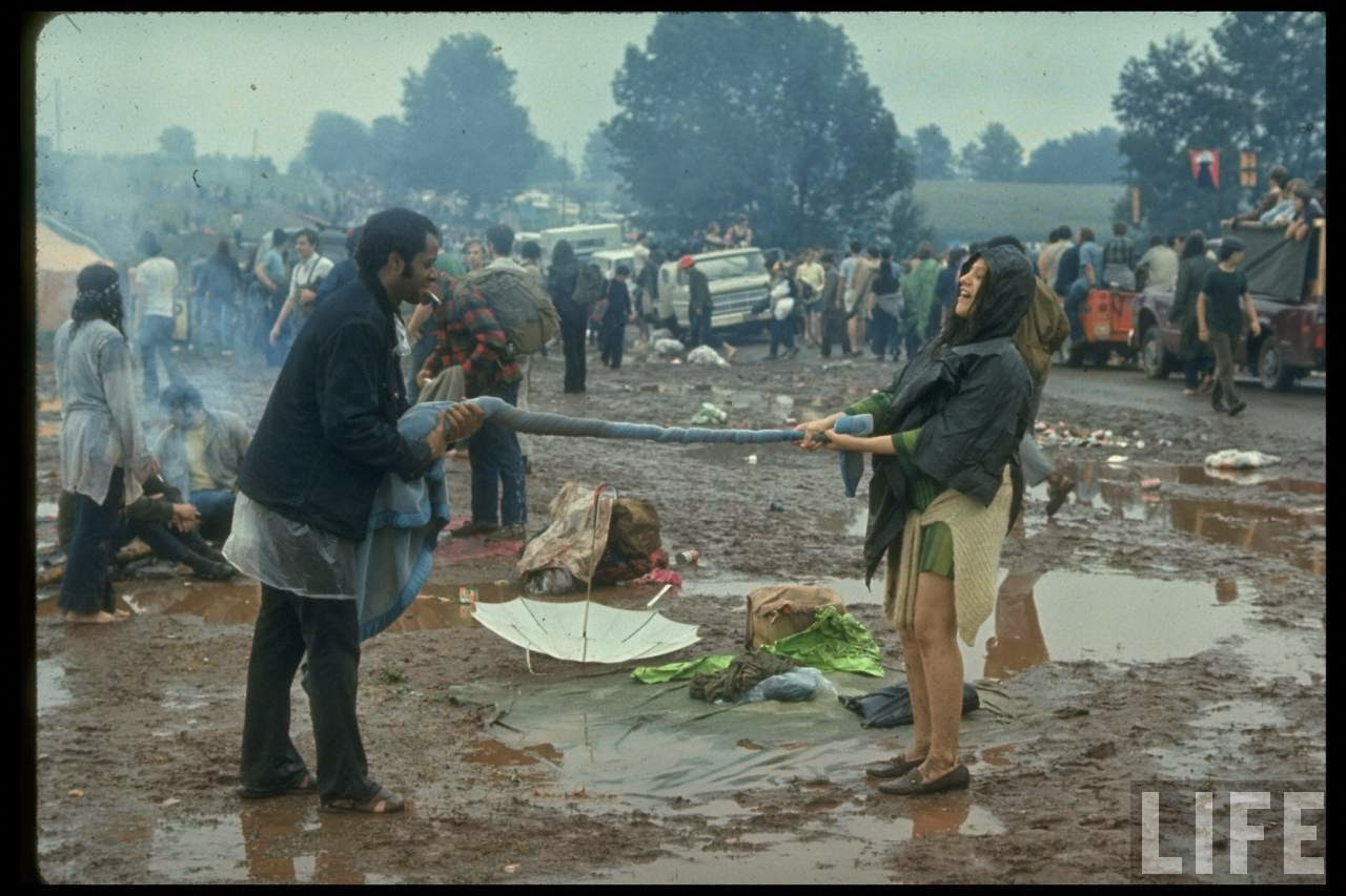 40 Rare and Incredible Color Photographs That Capture Scenes of the Woodstock Music & Art Fair ...