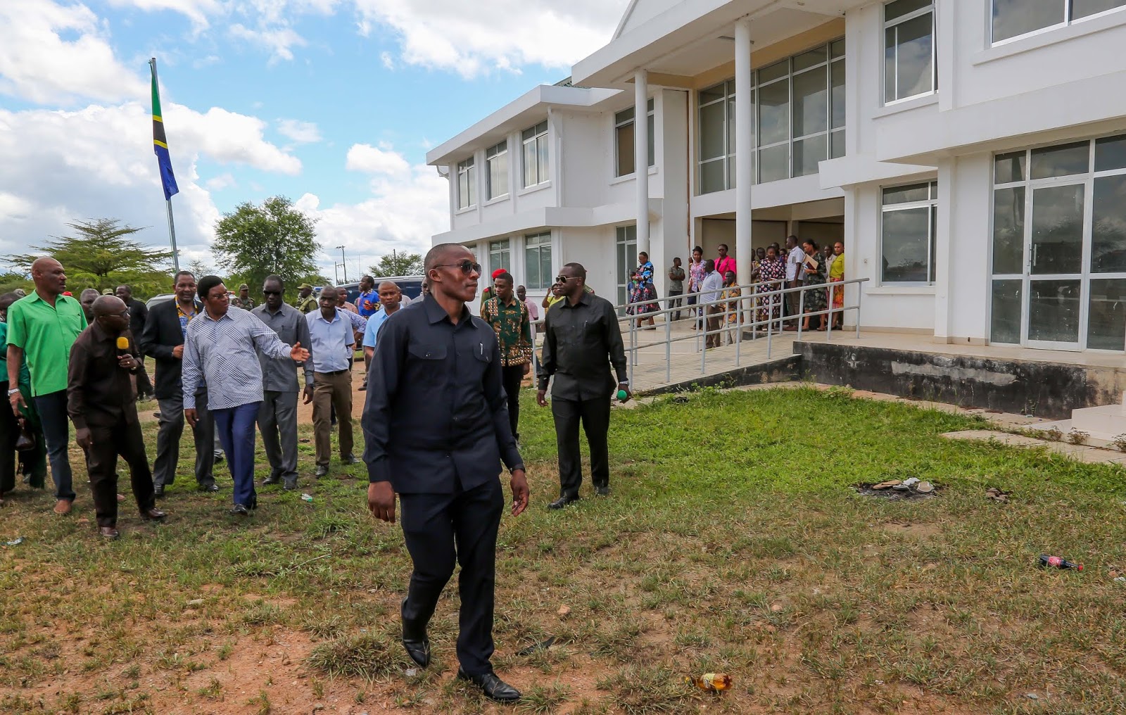 WAZIRI MKUU AMUENZI SOKOINE ATEMBELEA DAKAWA - OWM