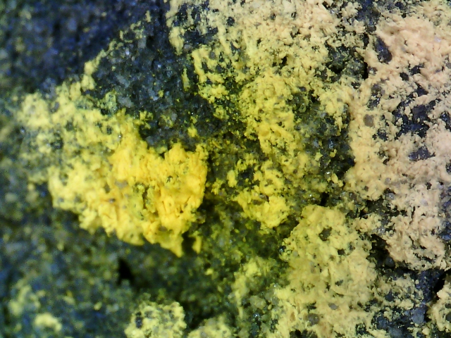 CSMS GEOLOGY POST: VANADIUM MINERALS: LASALITE AND CORVUSITE