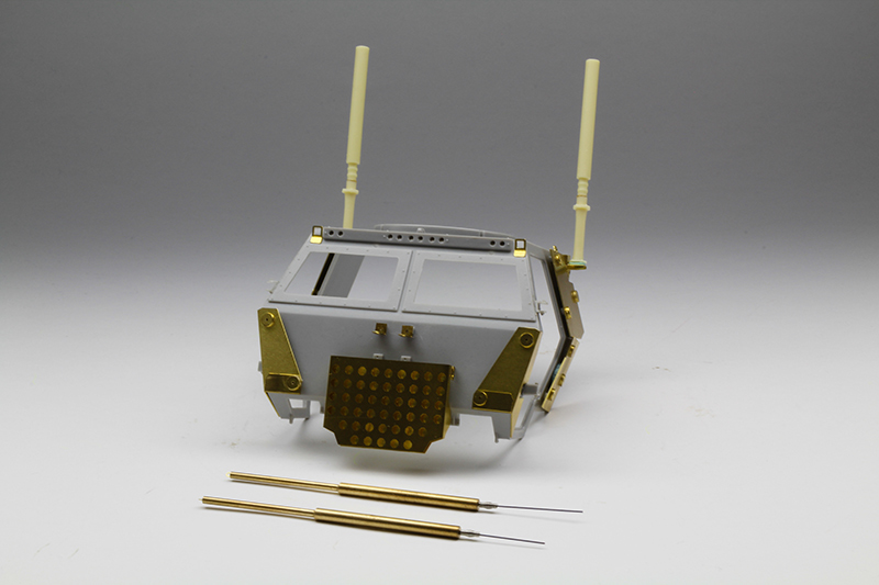 ARMOURED FIGHTING VEHICLE: ....... M1078 LMTV (Armor Cab)