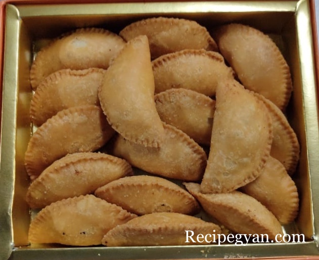 Gujia Recipe | How to make gujia |Different type of Gujia - RecipeGyan