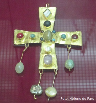 Cruces patadas o cruz paté