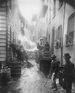 Let´s practise English: Jacob Riis and Lewis Hine