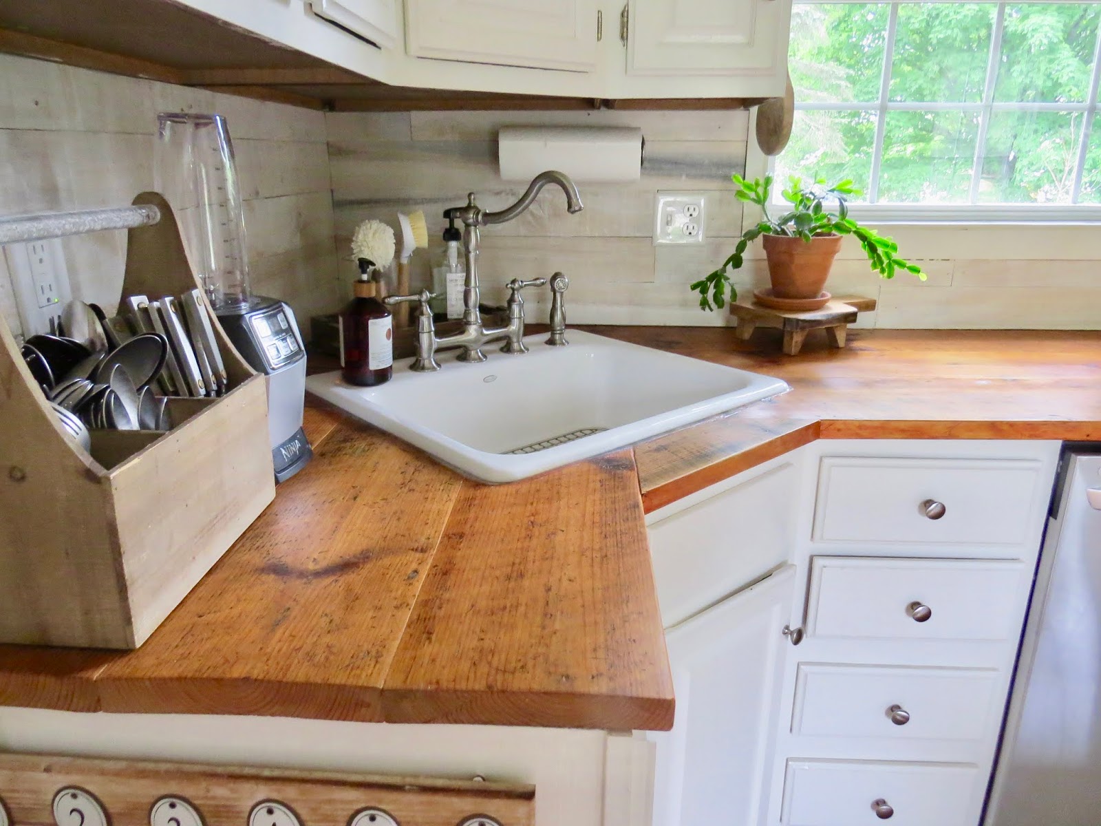 The Long Awaited Home: DIY Farmhouse Kitchen on a Budget