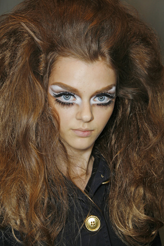 Peinados de Moda y Mucho Mas: Peinados exagerados