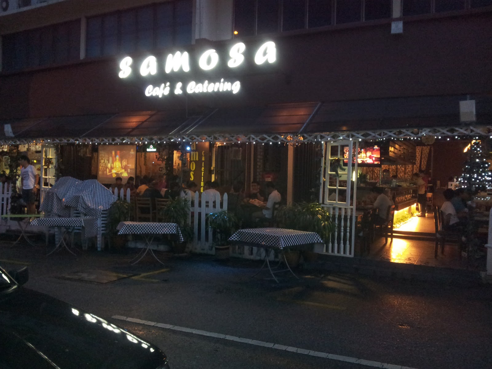 小叮叮来也！: Samosa Cafe & Catering