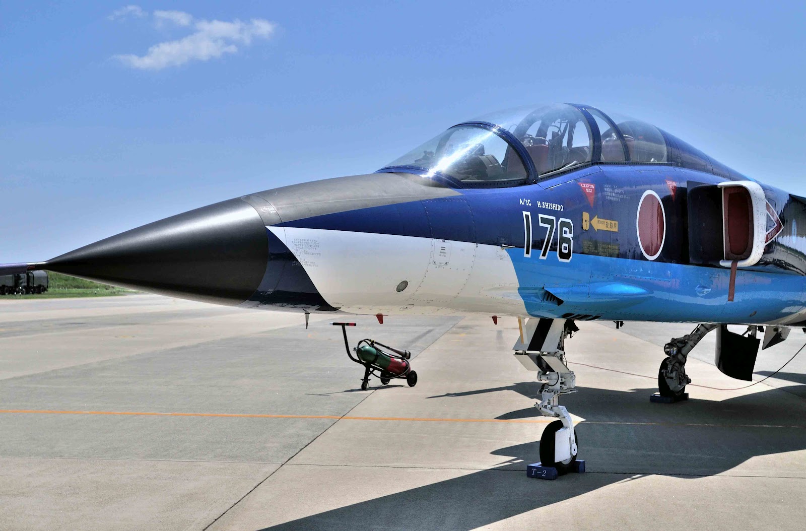nhungdoicanh: Mitsubishi T-2
