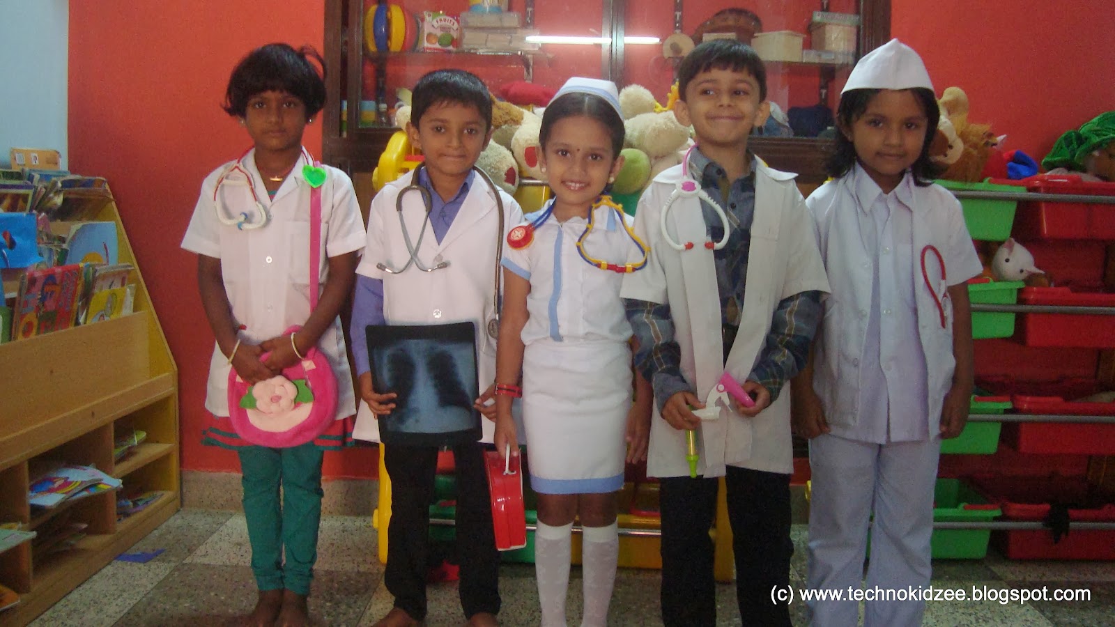 (Techno) KIDZEE - Kazhakuttam: FANCY DRESS with theme as COMMUNITY ...