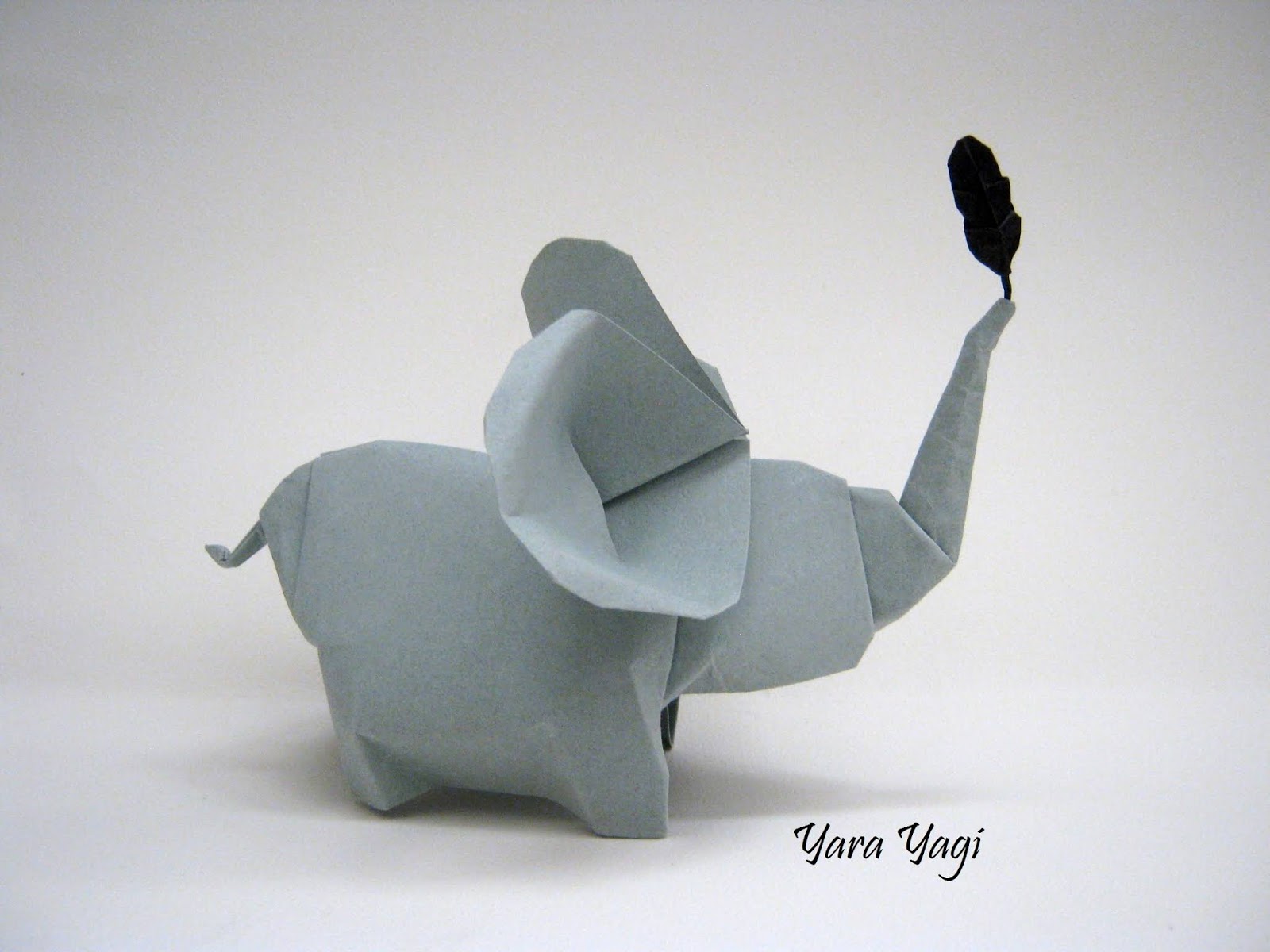 Yara Yagi - Origami: Fly, Dumbo!