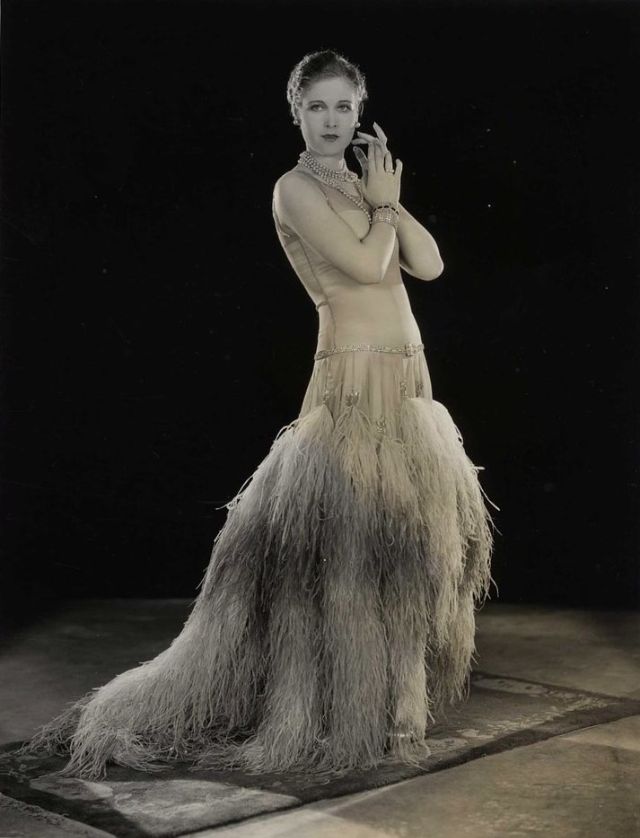 35 Portraits and Stills of Esther Ralston From ‘Fashions for Women ...