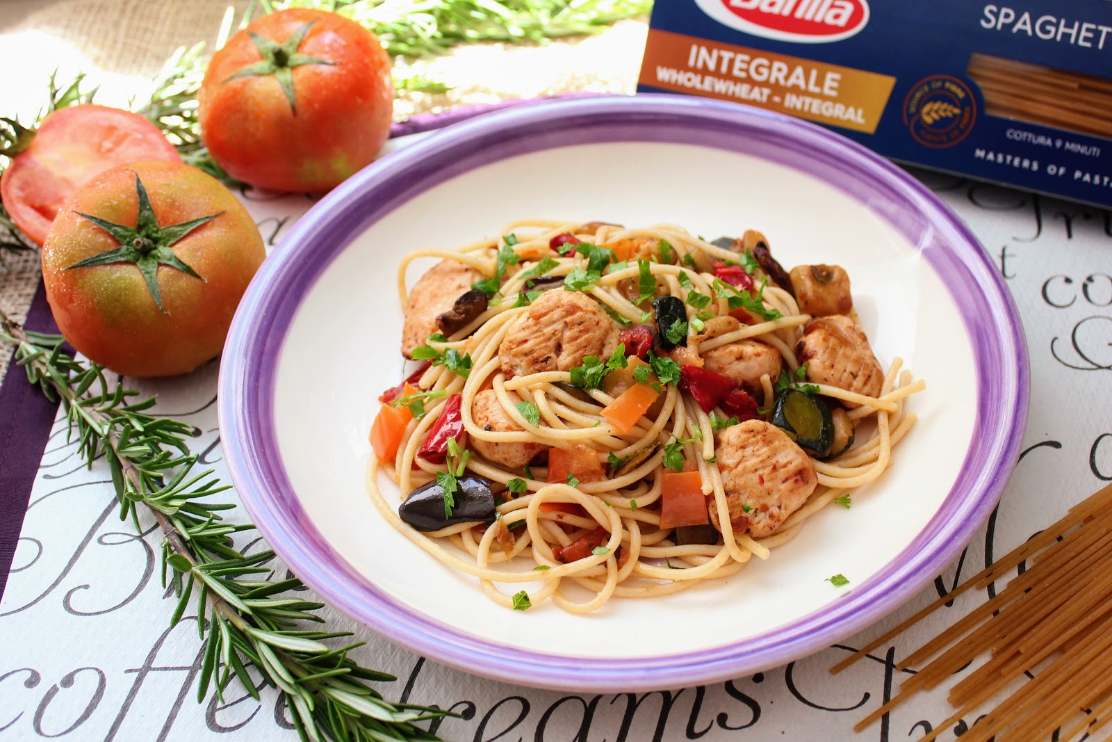 Spaguettis Integrales con Pollo y Verduras a la Parrilla - Cocinando ...