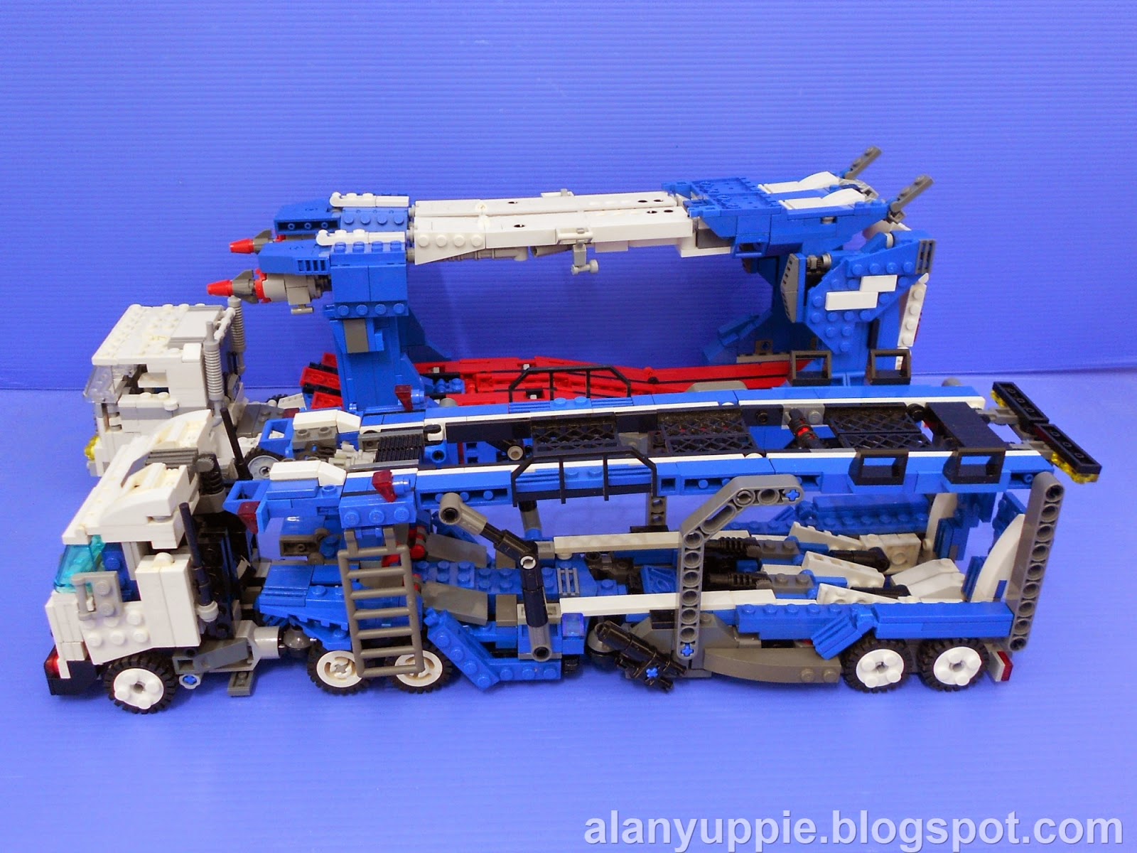 Alanyuppie's LEGO Transformers: LEGO Ultra Magnus: Part 2 of 3 (cab mode)