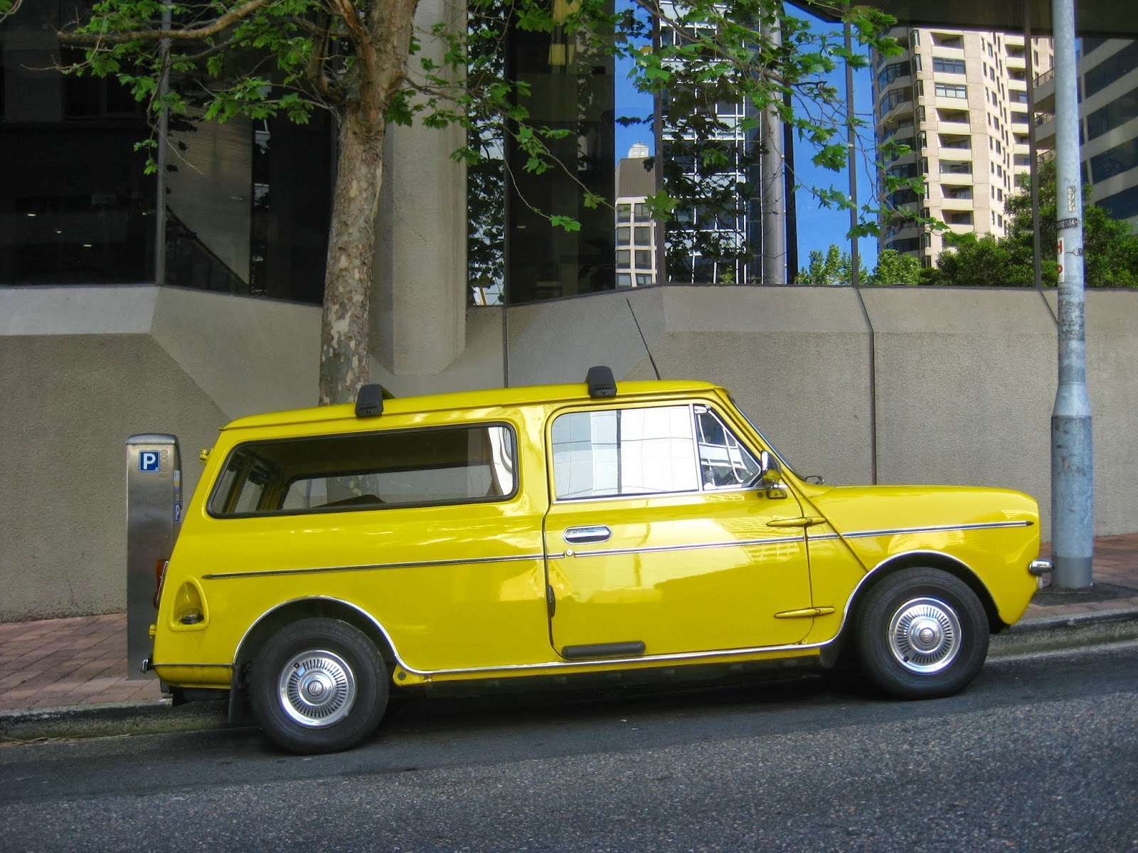 Aussie Old Parked Cars: 1978 Leyland Mini Van