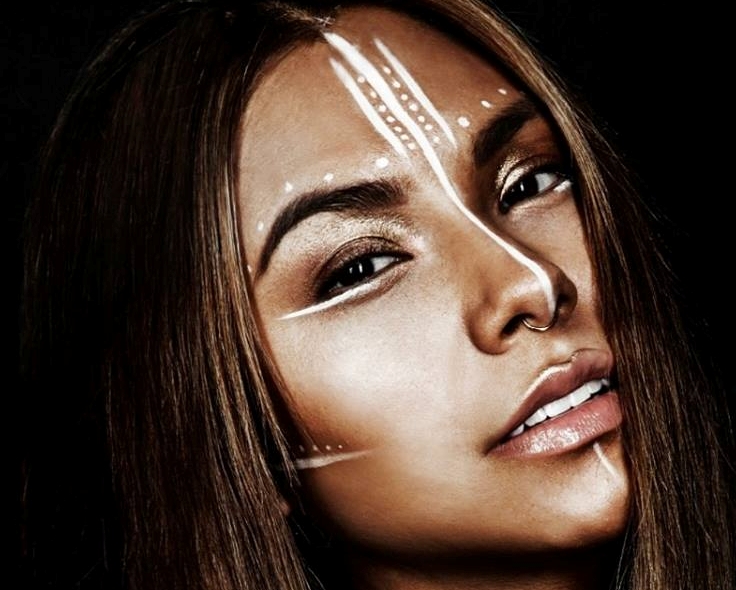 White Wolf : Indigenous model to represent Canada in London Fashion Week