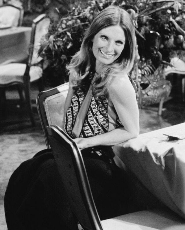 20 Wonderful Black and White Photos of Cloris Leachman in the 1960s and ...