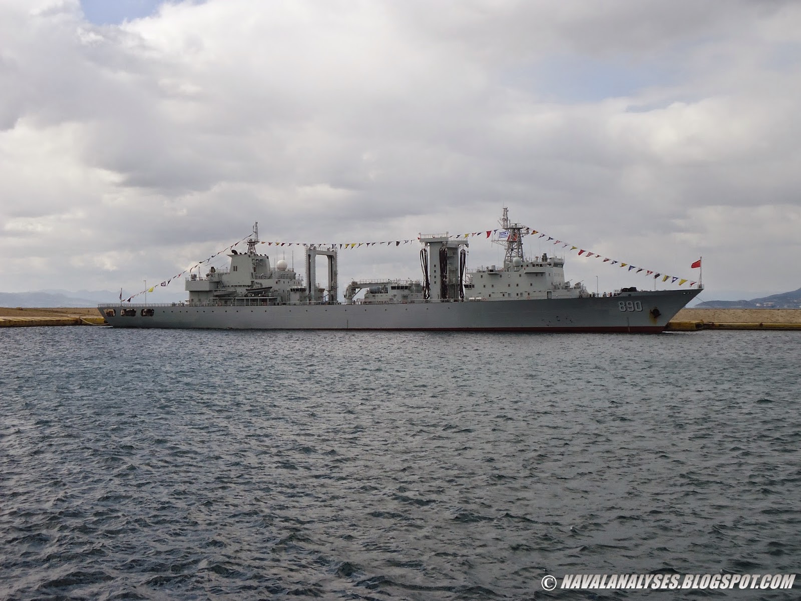 Naval Analyses: PHOTO GALLERY #4: Chaohu, replenishment ship of the ...