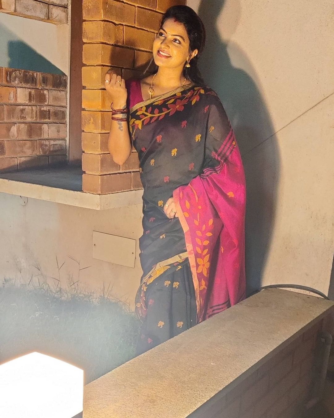 Tamil TV Actress Rachitha Mahalakshmi Photos In Saree