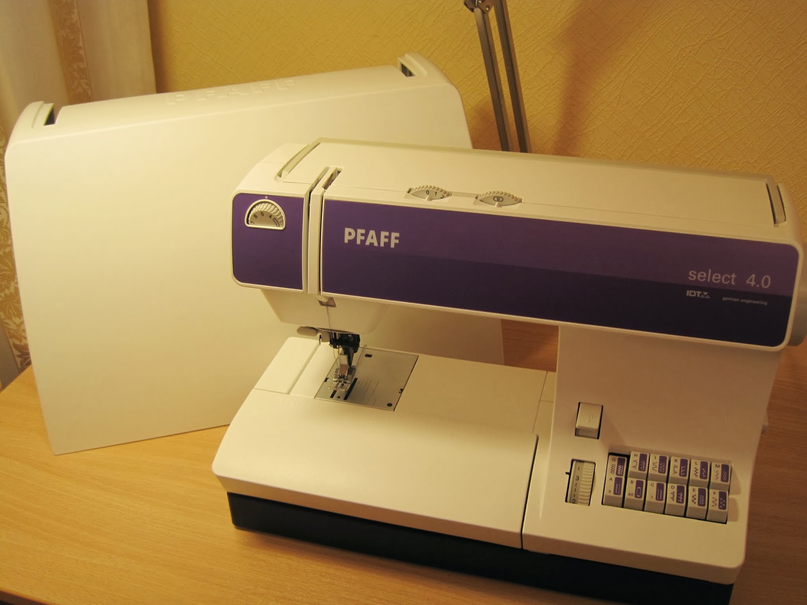 Šujmašīnas un ne tikai...: Pfaff Select 4.0 (apskata autore - Inna)