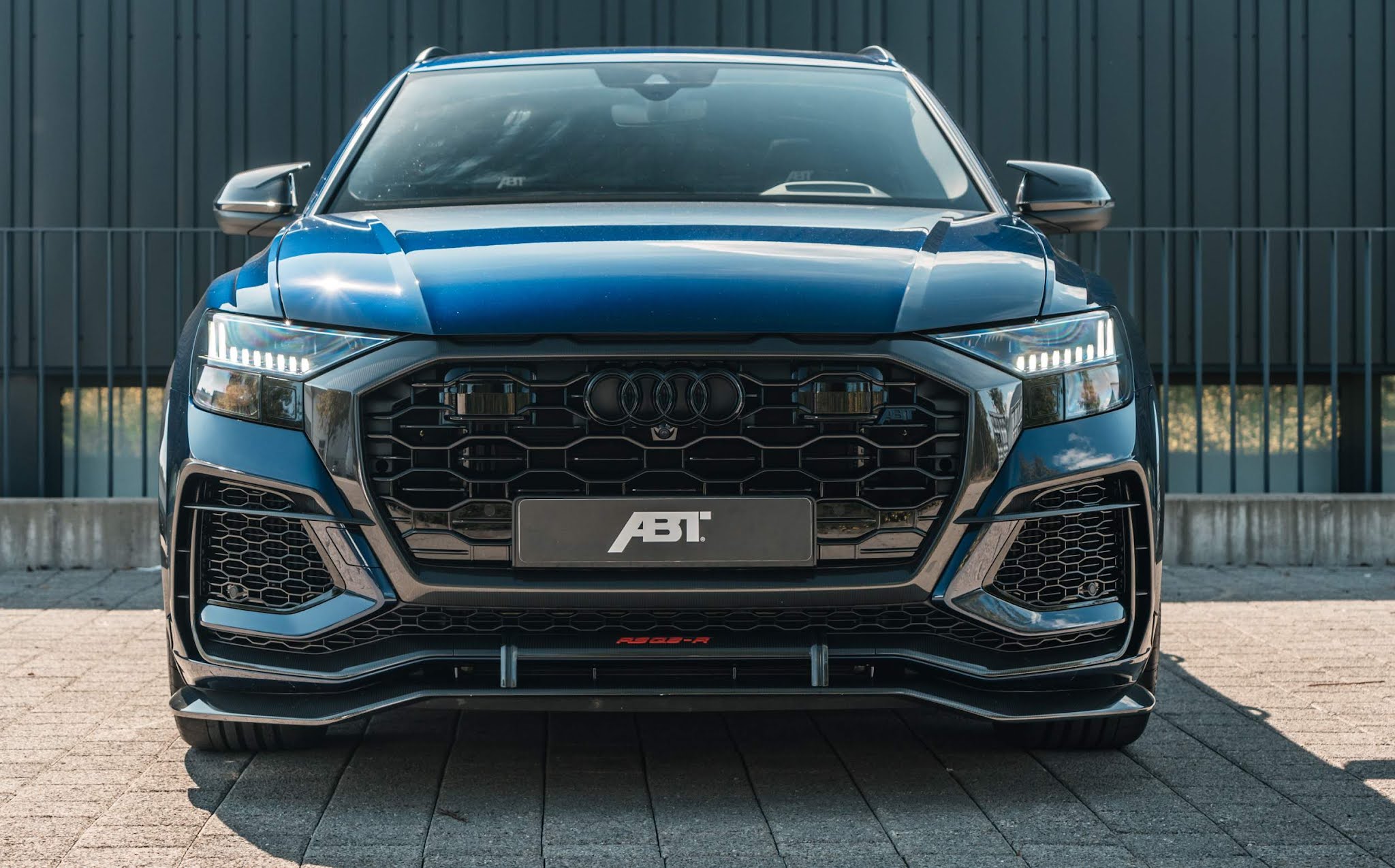 Audi RS-Q8-R de 740 cv, rodas 23 e rebaixado esgota na Alemanha em ...