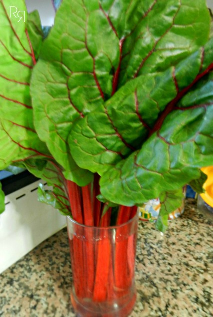 ACELGAS ROJAS SALTEADAS CON AJO Y PASAS | las recetillas de romo