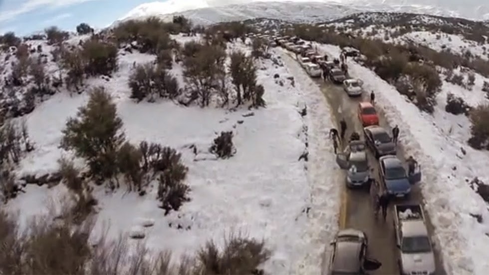 Incredible Traffic Jam in Crete For ... Playing With Snow !!! - Snow ...