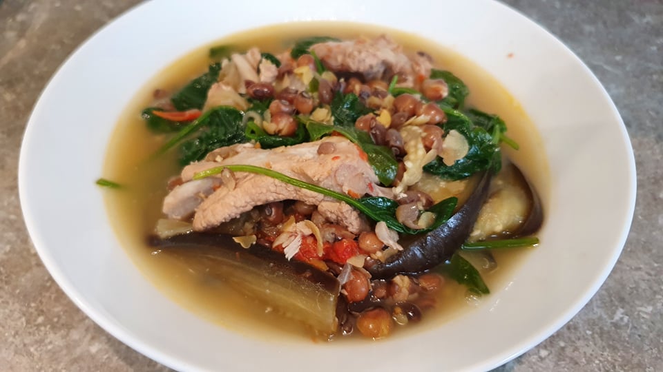 HOW TO COOK CARDIS ( KARDIS | PIGEON PEAS ) WITH PORK SPARE RIBS