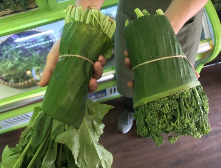WAHYU SAUNG PRINT: 25 CONTOH PACKAGING SAYURAN MENGGUNAKAN DAUN PISANG
