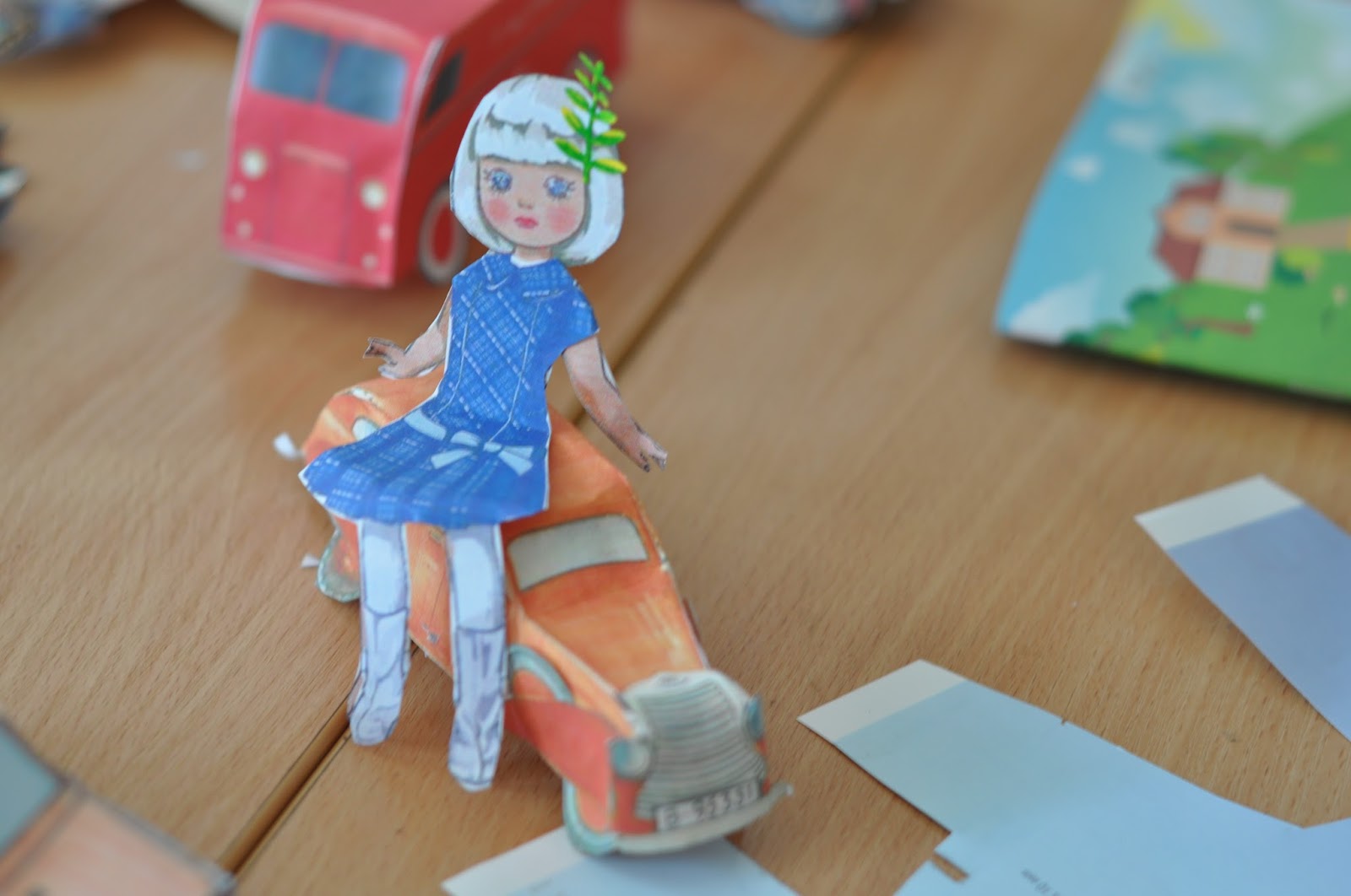 saviraiškos studija AK'MENUKAI: Modernus gyvenimas ir retro mada