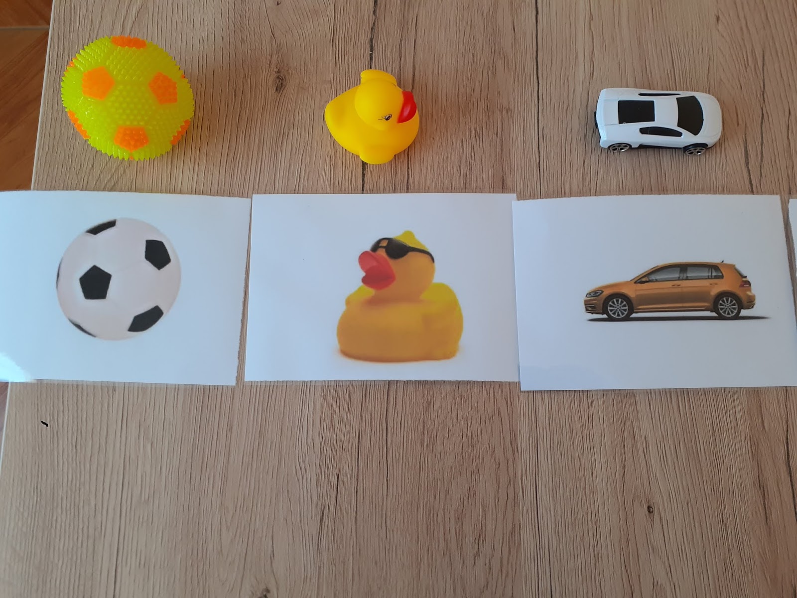 idéesautisme: Progression en appariement: De l'objet à sa représentation