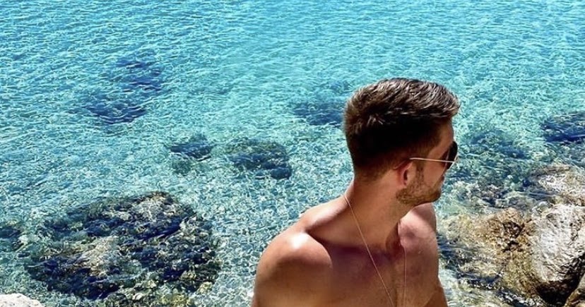 Speedo Musings: On the Rocks